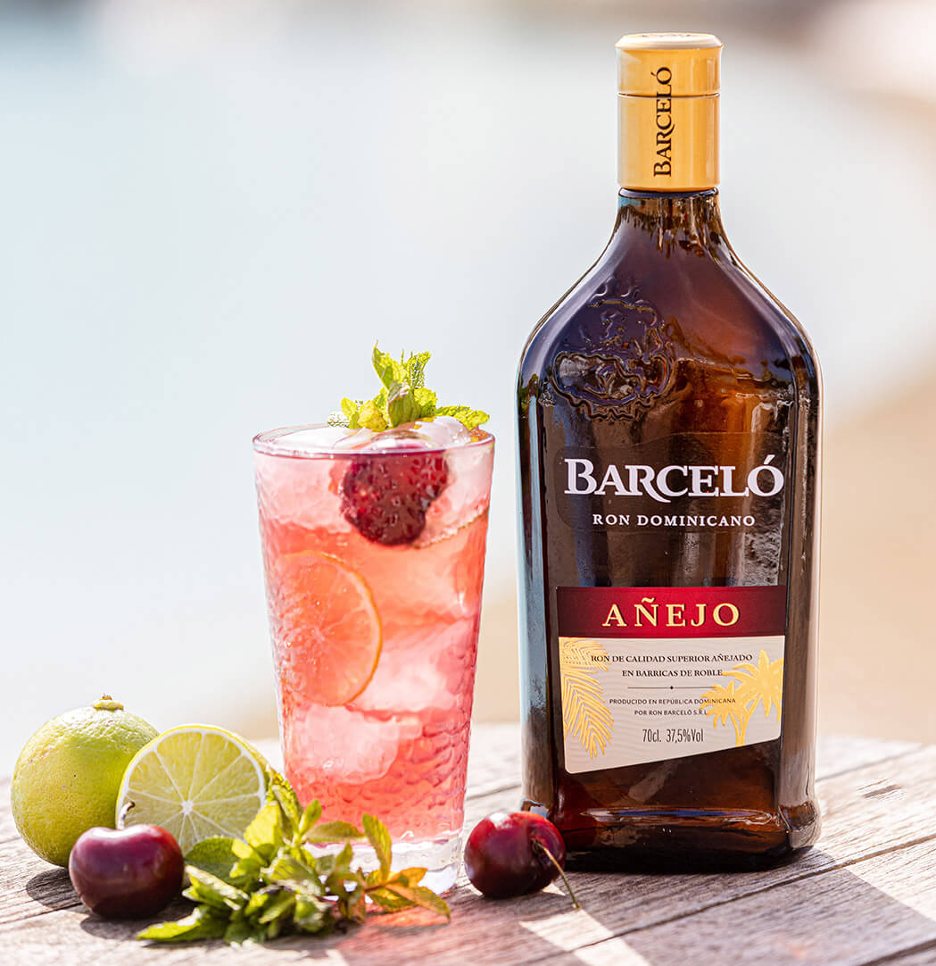 Dos refrescantes cócteles de Ron Barceló con los que reinar este verano ...